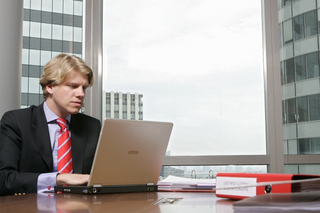 Comment devenir Auditeur / Auditrice Externe ? - Salaires et Fiche-Métier