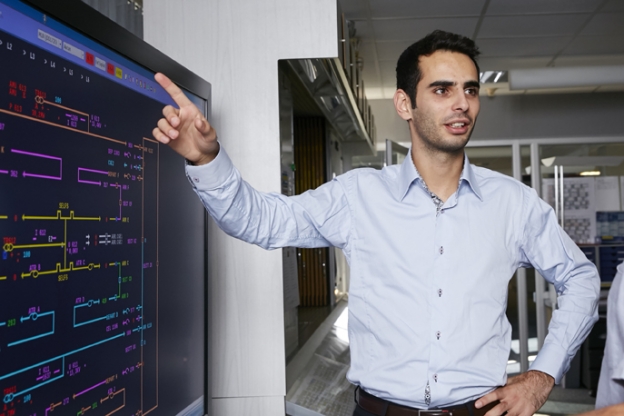 Comment devenir Ingénieur Électricien / Ingénieure Électricienne ...